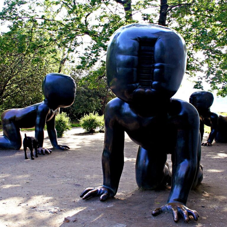 21 Weird Statues That Make You Want To Stare For Hours | Stay Weird