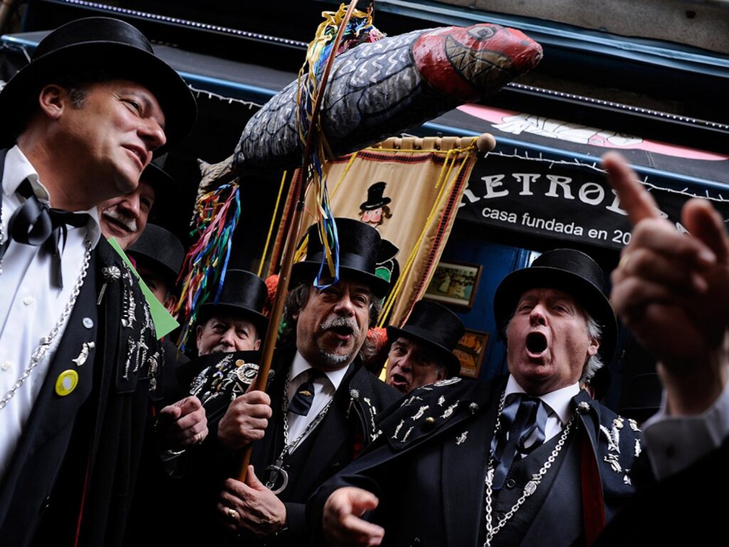 20 Weird, Funny Or Unusual Traditions Around The World | Stay Weird